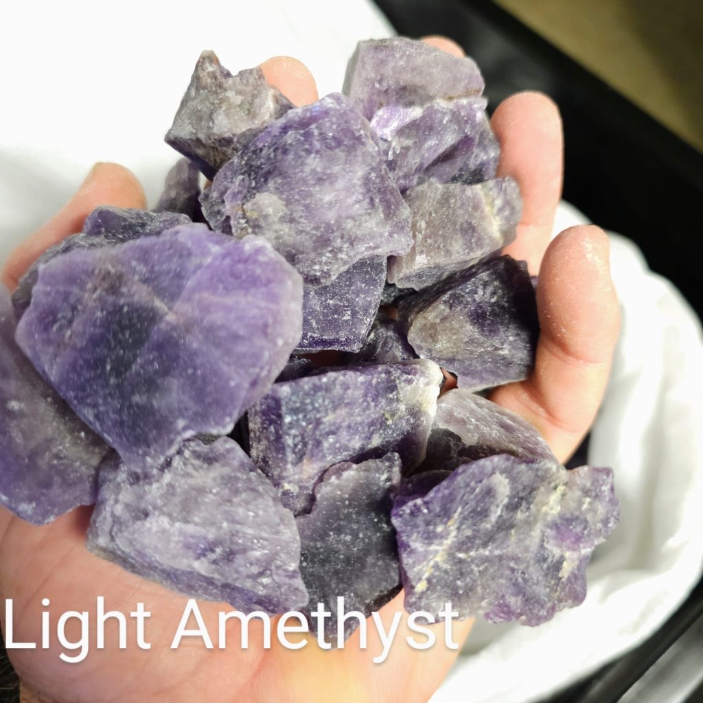 Gemstones: Uncut Light Amethyst - VOLANS